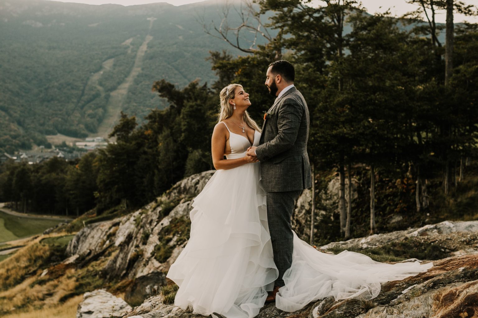 Jonathan & Kendall’s Epic Stowe Mountain Elopement - ameliamariephoto.com